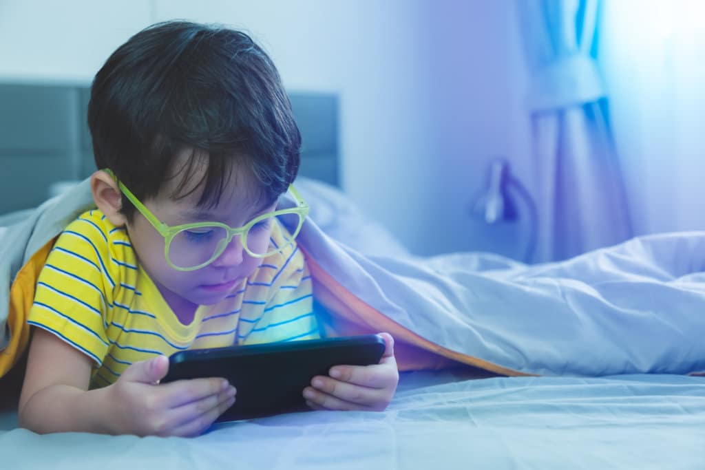 How Does Blue Light Affect Your Eyes How To Protect Yourself